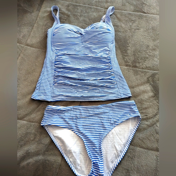 Nip Tuck | Swim | 2 Piece Bathing Suit In Great Condition Like New ...